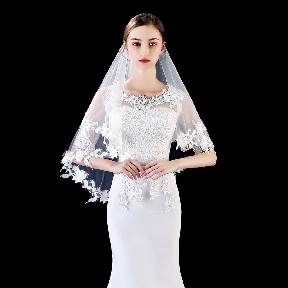 Wedding veils ivory lace | Beachweddingtips.com